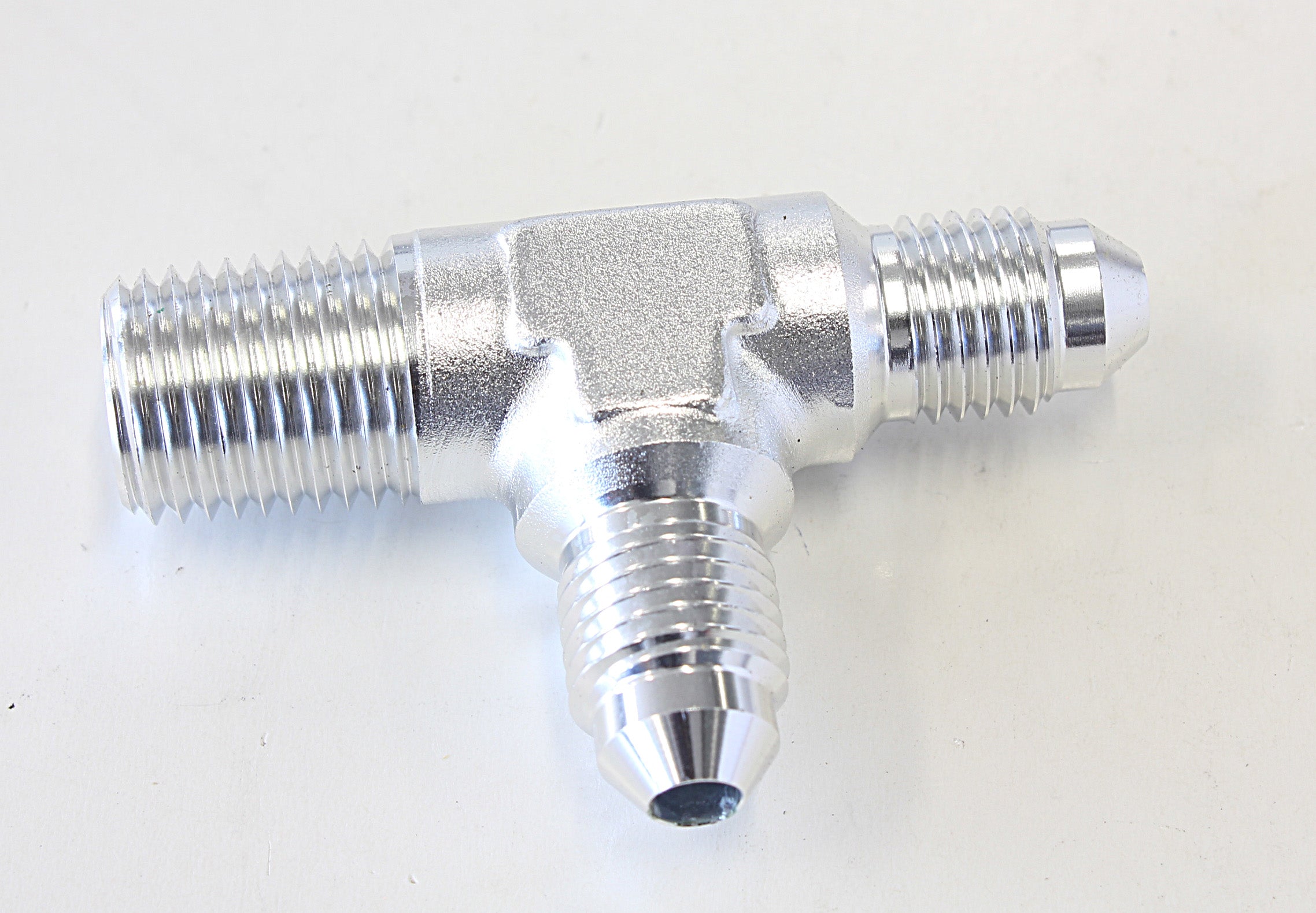 TEE -4AN WITH 1/4" NPT ON RUN SILVER AN TEE WITH NPT ON RUN – SpeedSpec